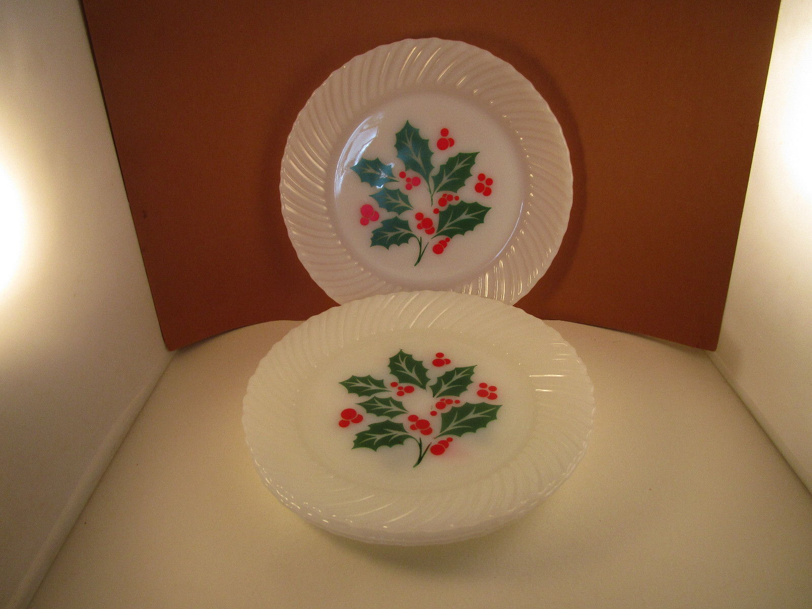 Vintage Termocrisa Mexico Milk Glass Holly Berry Set of 4 Dinner Plates ...