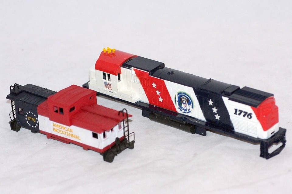 HO Scale Tyco Spirit of 1776 Bicentennial Locomotive shell and Bachmann ...