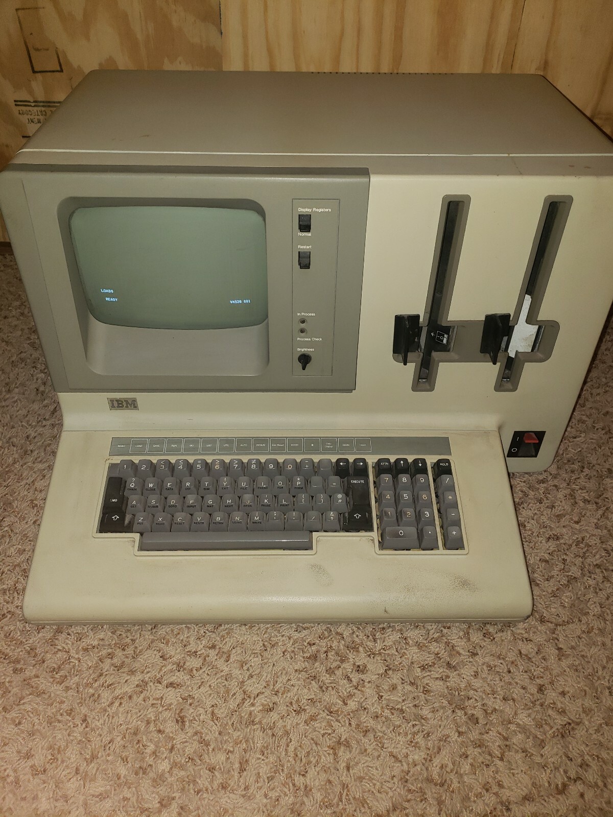 Vintage IBM 5110-3 Computer With Floppy. Turns On. Sold as is. Very ...