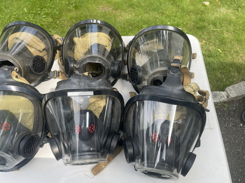 SCOTT AV-3000 HT MASK w/KEVLAR NETTING SIZE MEDIUM Firefighter SCBA AIR ...