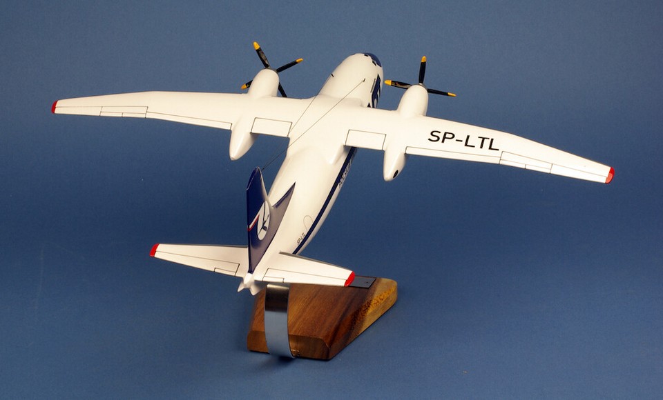 LOT Polish Airlines Antonov AN-24B SP-LTL Desk Display Model 1/60 AV ...