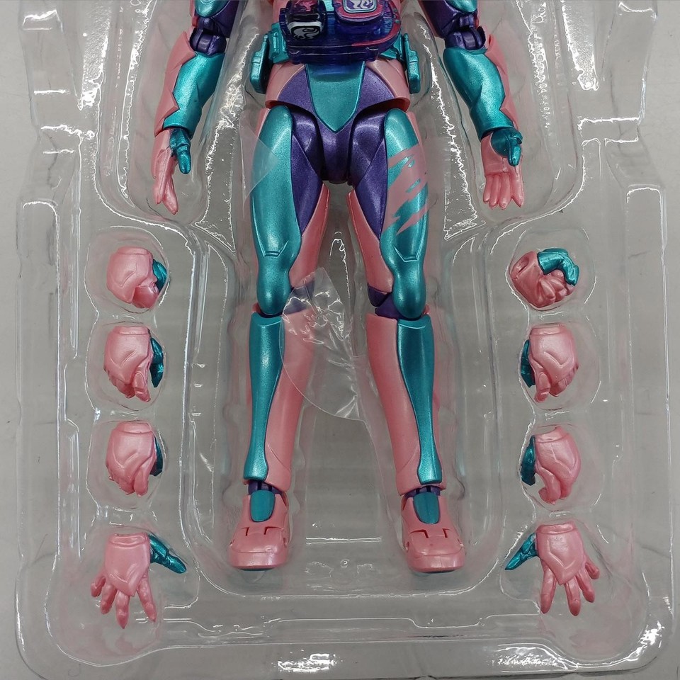 S.H.Figuarts Kamen Rider Revi Rex Genome Kamen Rider Revice Bandai ...
