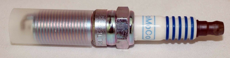 Set of 8 Genuine Motorcraft SP530 Iridium Spark Plugs Ford AYFS32YR ...