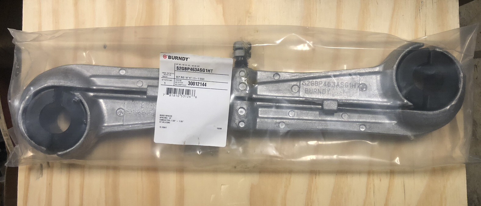 Burndy 18" Rigid 2 Wire Bundle Spacer 1.50" - 1.55" D Alum. Cat ...