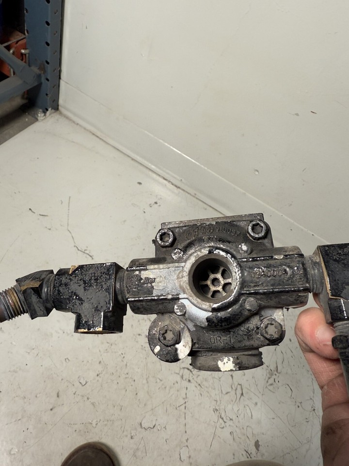 Bendix T-240004 Brake Valve 2020 peterbilt 579 | eBay