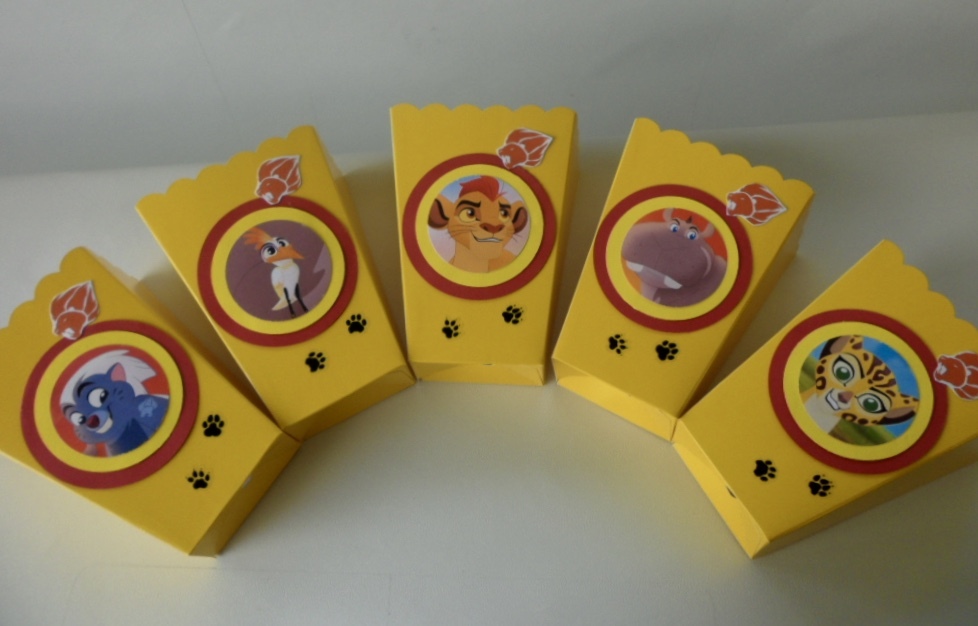 The Lion Guard Party favors popcorn / candy box/ Goodie bag SET OF 10 ...