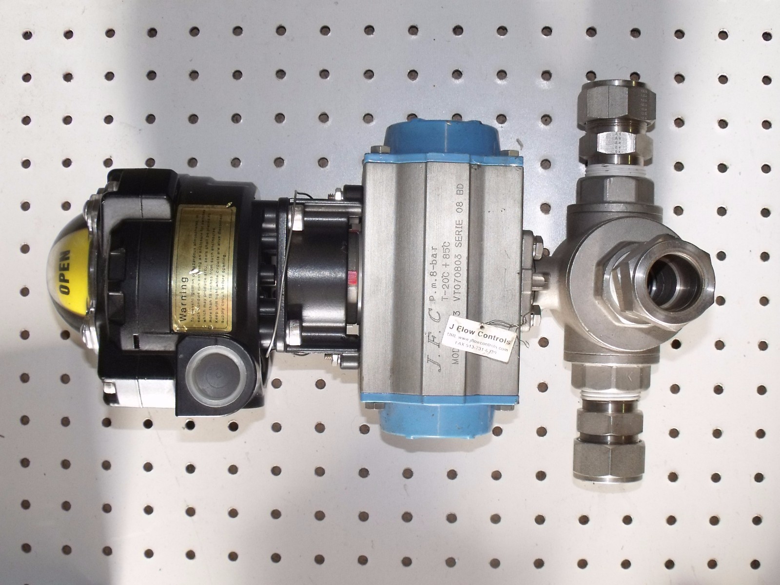 J Flow Controls DA63 Pneumatic Actuator 3-Way CF8M Stainless Ball Valve ...