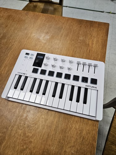 Arturia MiniLab 3 Plug-And-Play MIDI Controller - Used | eBay