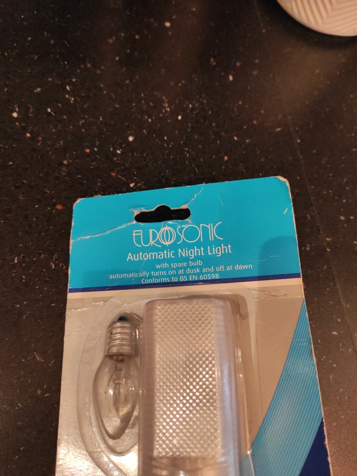 PIFCO Automatic Night Light White Includes Spare Bulb 92843 for sale ...