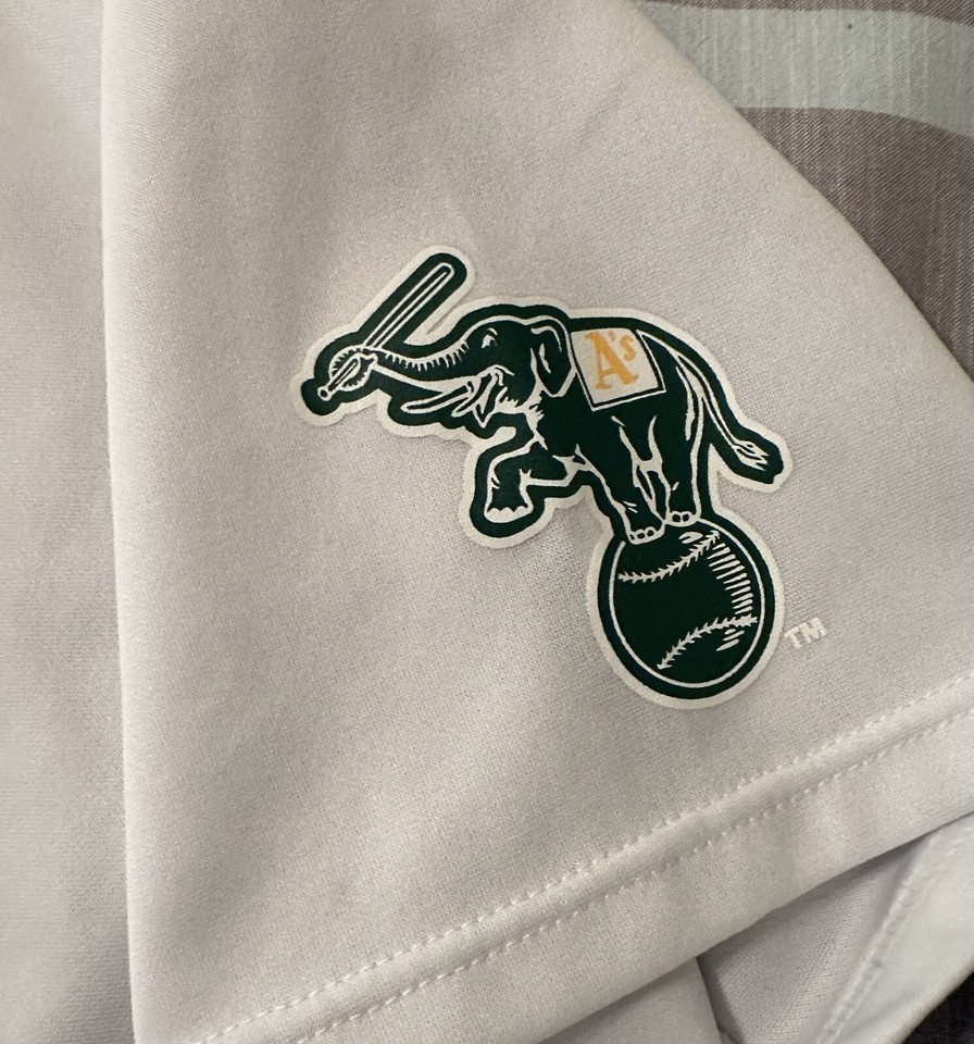 Oakland A's Rickey Henderson Jersey Size XL White #24 Stadium Giveaway ...