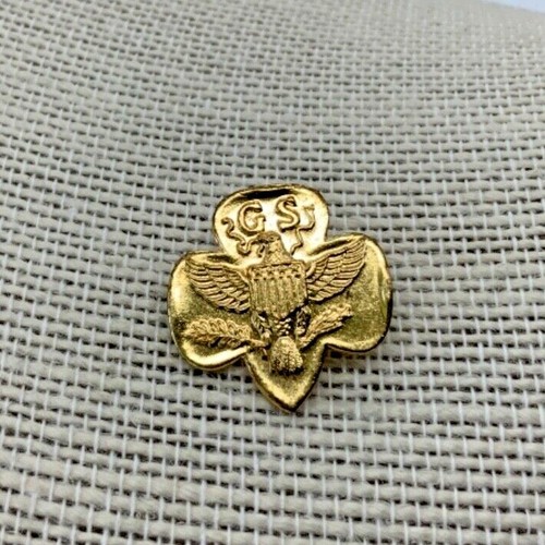 Vintage gold tone Girl Scouts GS pin with eagle .75” x .75” | eBay