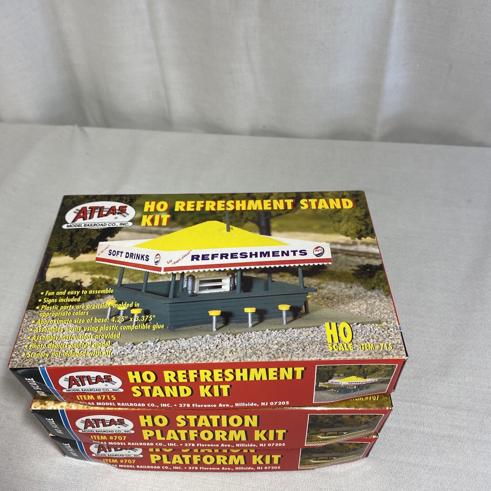Atlas HO Refreshment stand Kit #715 AND 2 Atlas HO Station Platform Kit ...
