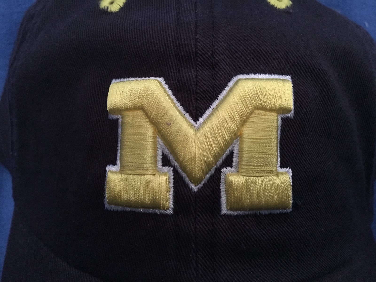 MICHIGAN Wolverines BLOCK M Cap U of M NCAA Basketball Ann Arbor Juwan ...