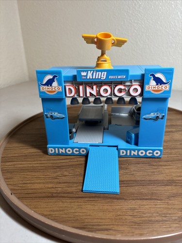 DINOCO GARAGE PLAYSET Pixar Cars MINI ADVENTURES The King Disney M6004 ...