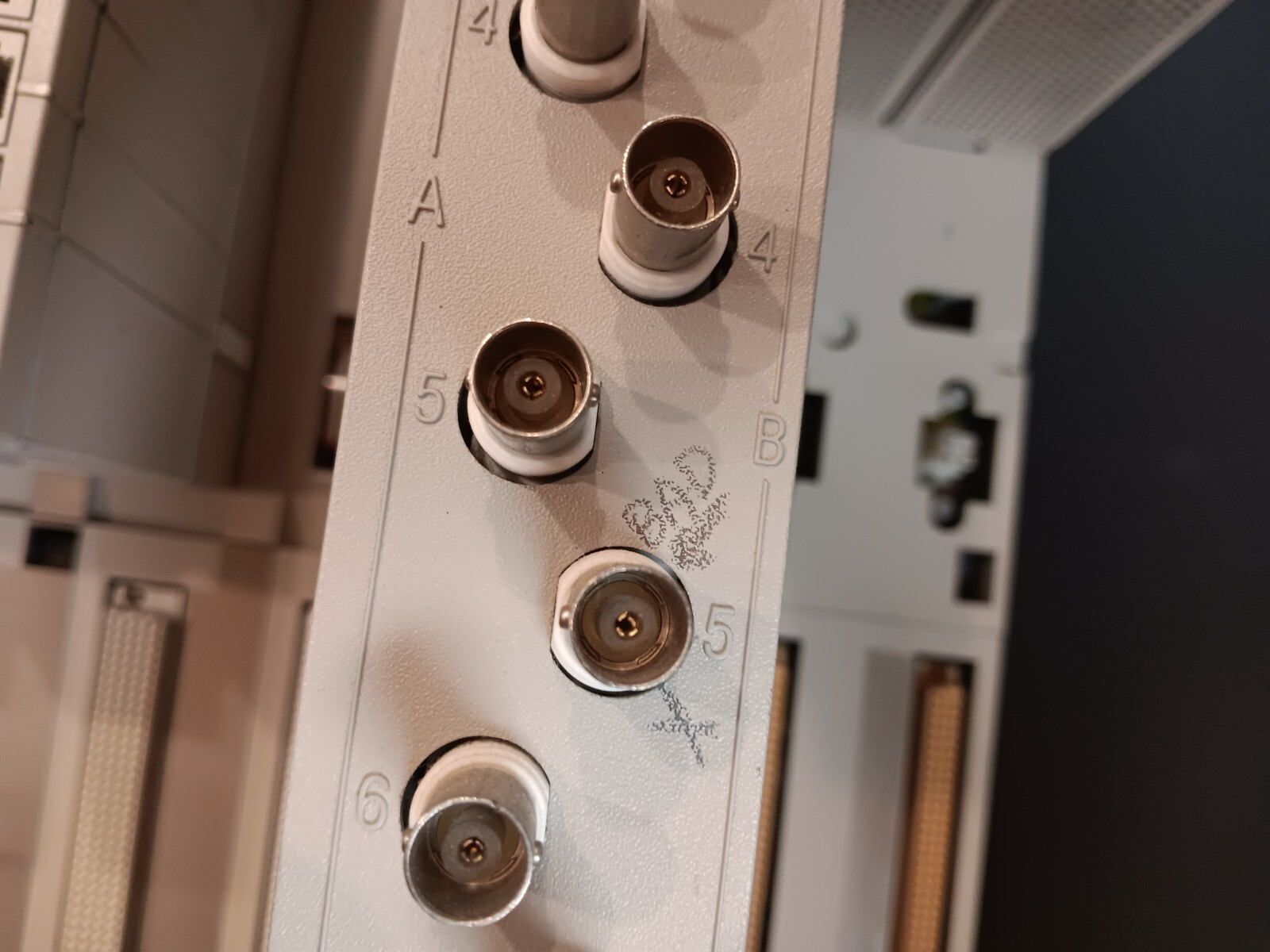 DEChub 900 MultiSwitch DECserver 90M 2x DECrepeater 90TS-90FA 2x ...