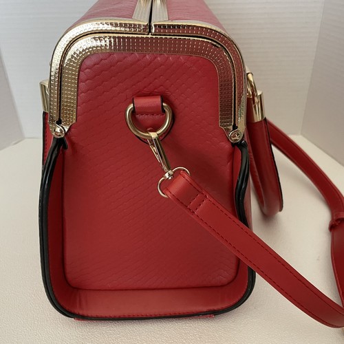 Red Purse Square Style Wristlet Extended Strap Zipper Pockets Inside ...