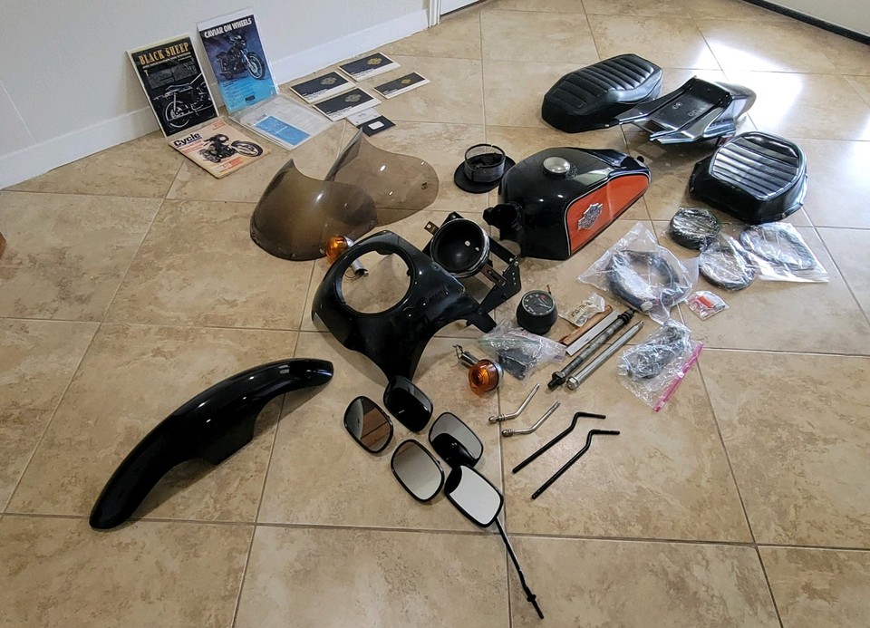 Harley Davidson XLCR 1000 Gas tank/fender/fairing/tail/seats/manuals ...