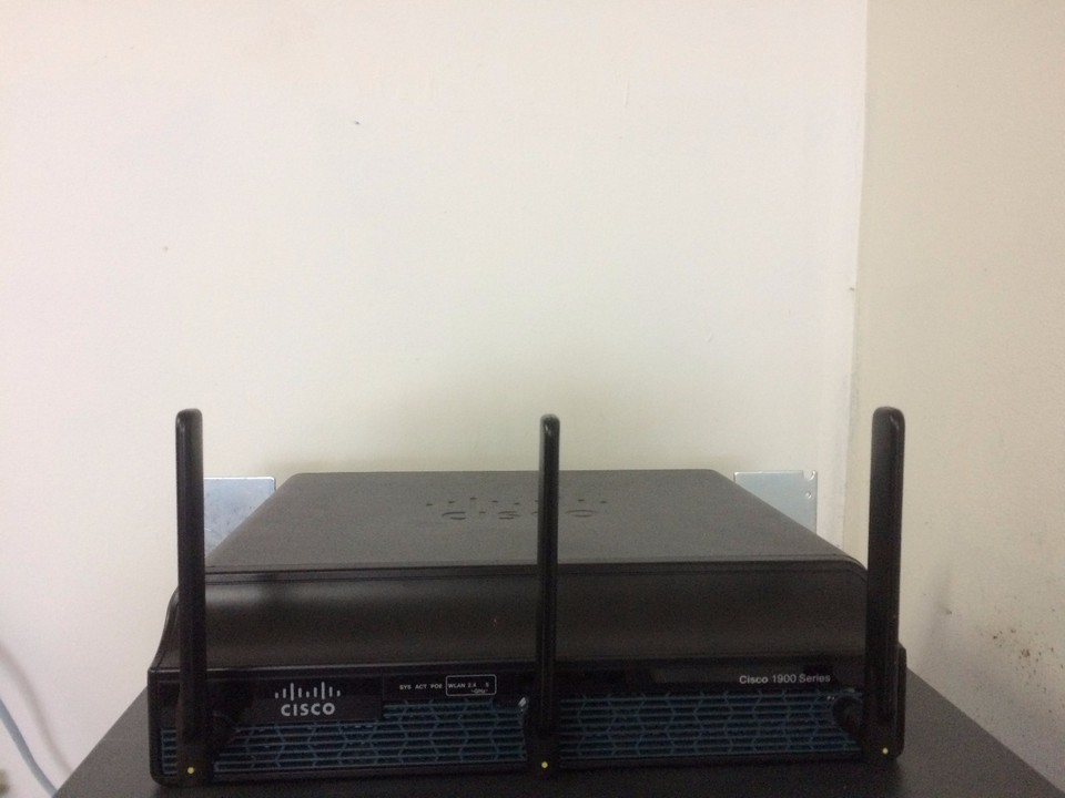 CISCO 1941W-A/K9 GIGABIT SECURITY Wireless ROUTER 1941W-A-N-SEC/K9 802 ...