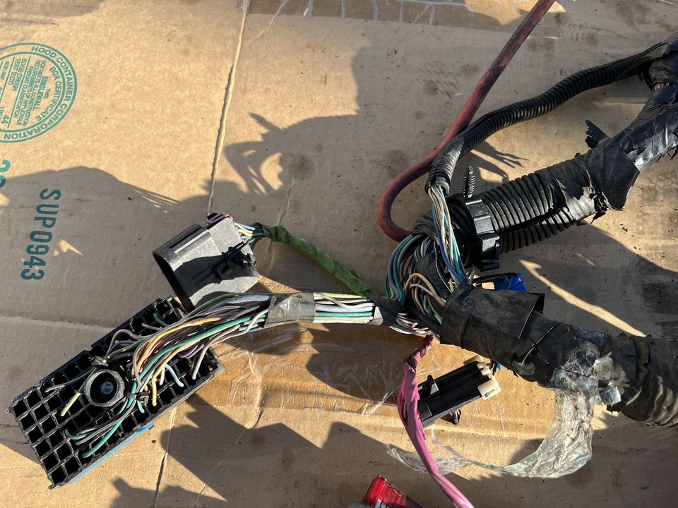 2004-2005 Chevy GMC 2500HD LLY Duramax Ecm / Tcm Transmission Wiring ...