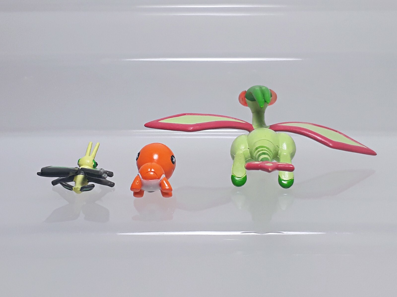 Flygon Vibrava Trapinch Pokemon Figure Set Tomy Zukan 1/40 Scale K06 0. ...