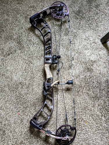 Prime Nexus 4 Compound Hunting Bow /R.H./ 70#/ D.L. 23.5-30.5" / L.O ...