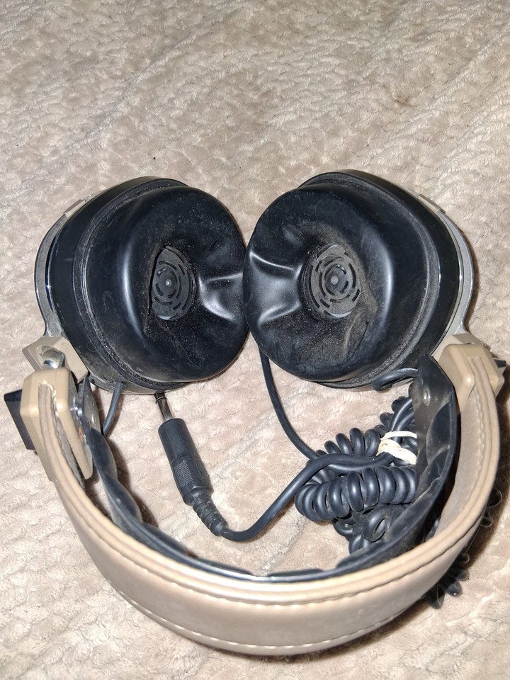 Koss PRO4AAA Vintage 1970 Over-Ear Stereo Headphones Headbands Free ...