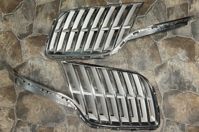 10 11 12 Lincoln MKT Front Left Right Pair Upper Radiator Grille Grill ...