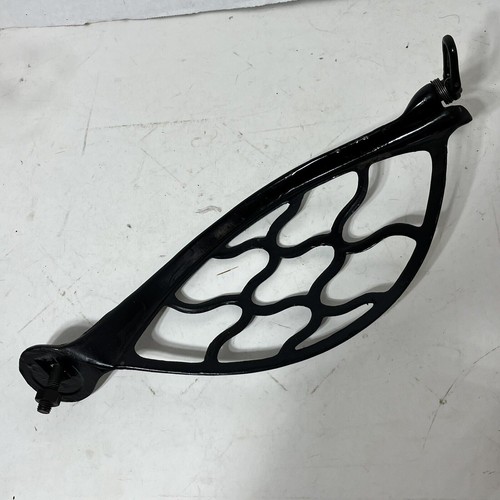 Antique 1926 SINGER Treadle Sewing Machine Cabinet Base Cast Iron Dress ...