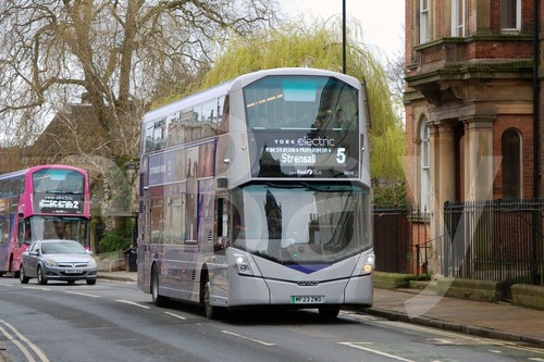Bus Photo - First York 36516 MF23ZWD Wright Streetdeck Electroliner 1/4 ...