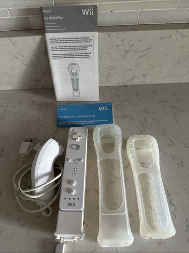 Nintendo Wii Remote White Controller, Nunchuck, Motion Plus & Cases ...