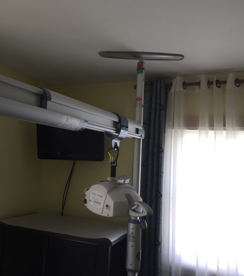 Handicare 3 Post Pressure Fit Lift System w/ Swivel Trolley, Motor, and ...