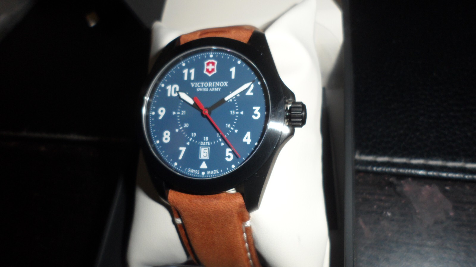 New Victorinox Swiss Army Heritage Blue Dial Leather Band Men's Watch ...