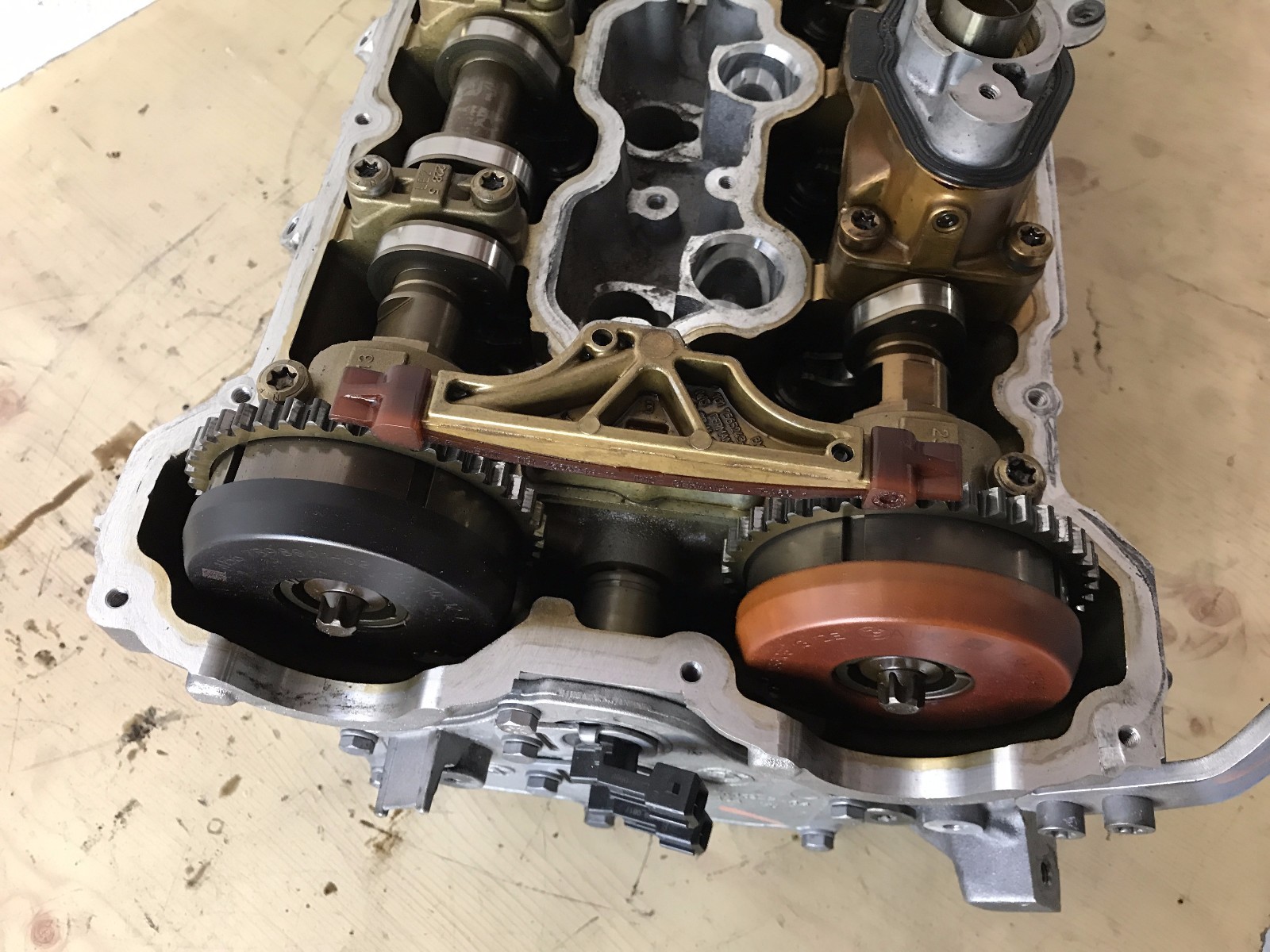 BMW OEM F02 F07 F10 TWIN TURBO ENGINE N63 4.4L RIGHT SIDE CYLINDER HEAD ...