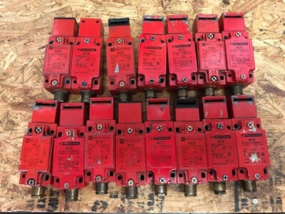 Schneider Telemecanique Sensor XCS-A701 Safety Limit Switch- Used ...