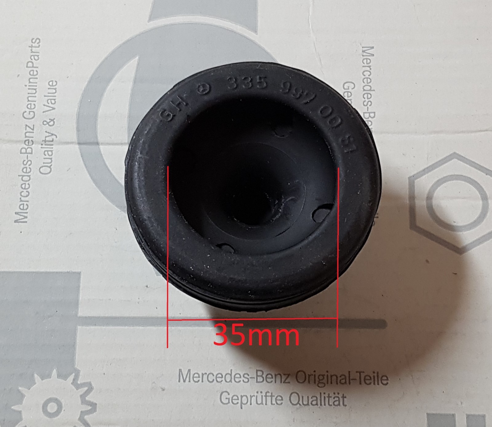 /086/ Mercedes-Benz Gummitülle Tülle A3359970081 W107 W109 W112 Unimog ...