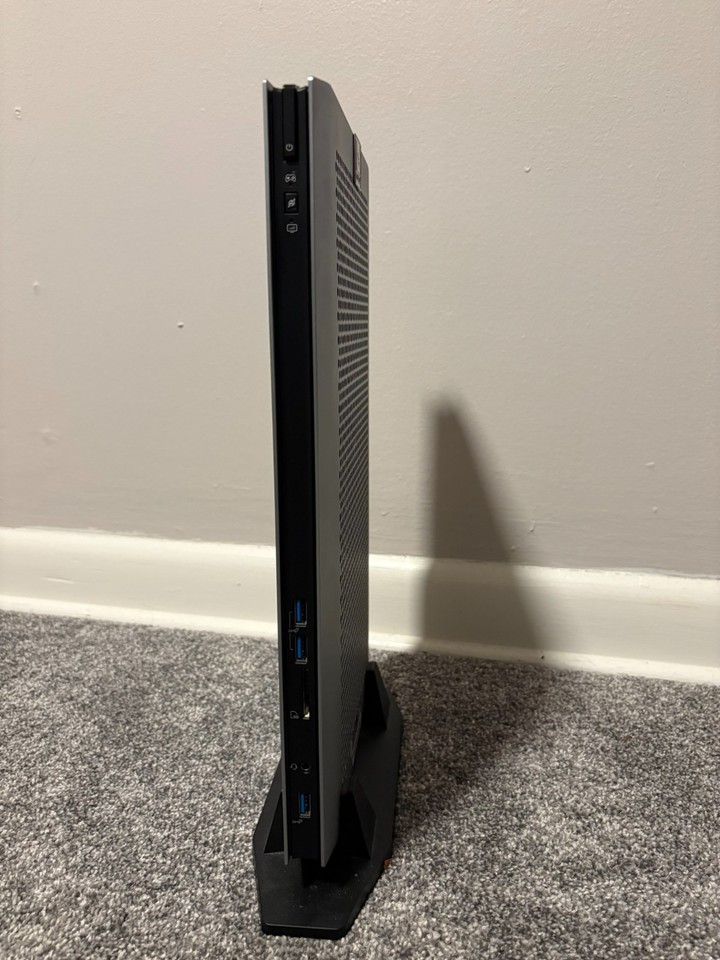 Slim Tower gaming PC.Intel 11th Gen i7-11800H, 32GB RAM, Nvidia RTX3070 ...
