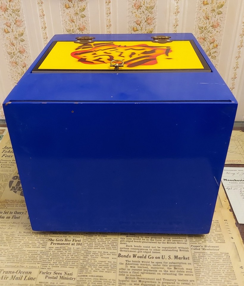 Vintage Mak Magic Rabbit Box Stage Illusion Prop - Excellent Condition ...