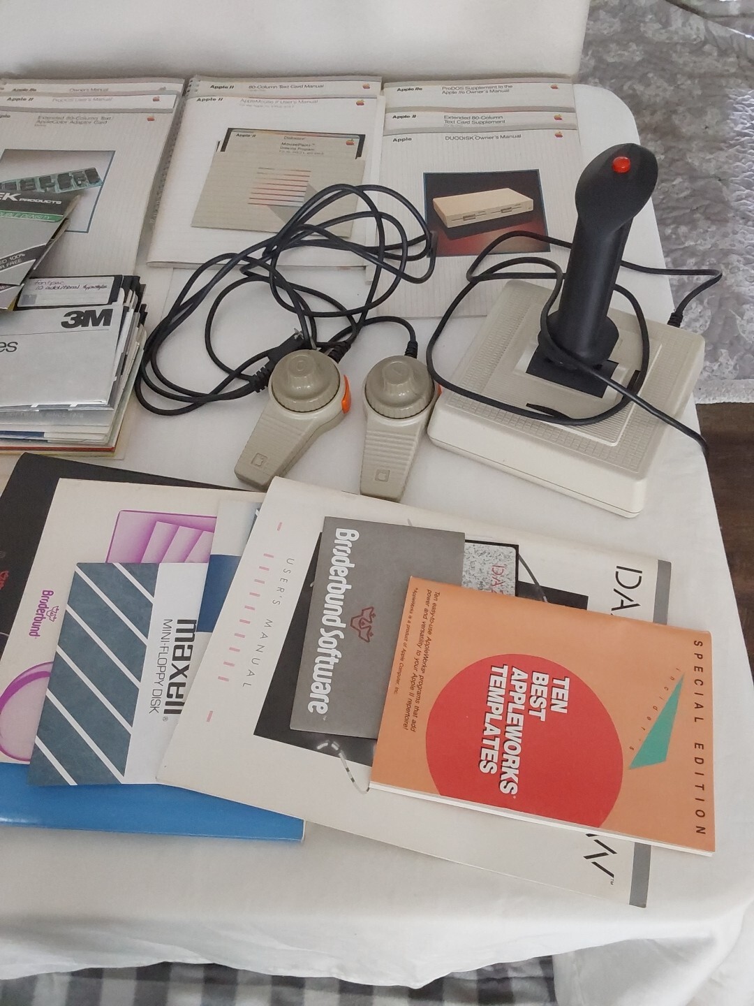 Vintage Apple IIe (2e) Computer with extras Hardware Software Rare ...