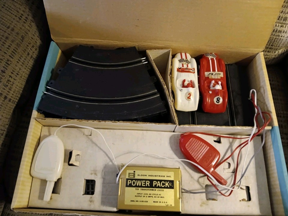 VINTAGE 1960s ELDON DELUXE ROAD RACE SET GREAT CONDITION VERY RARE W ...