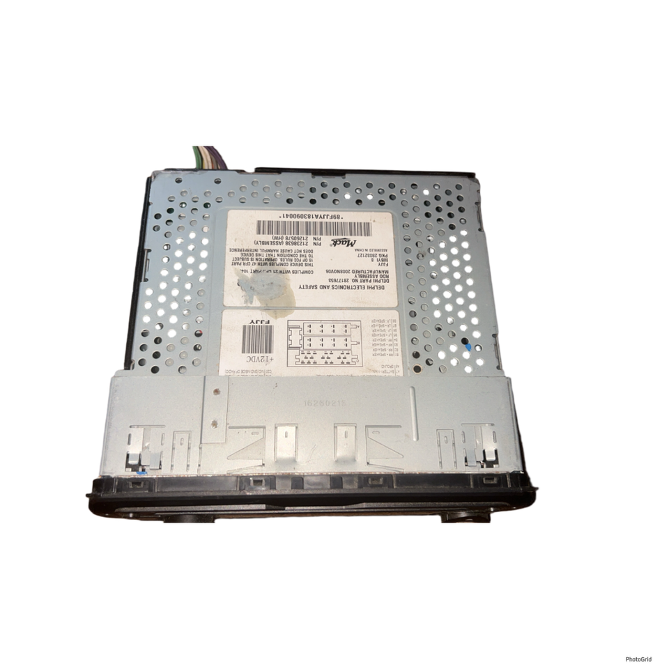 Mack Heavy Duty Am / Fm / CD radio with front panel # 28177653 | eBay