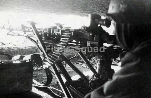 WW2 Picture Photo German MG-34 operator monitors his position Eastern ...