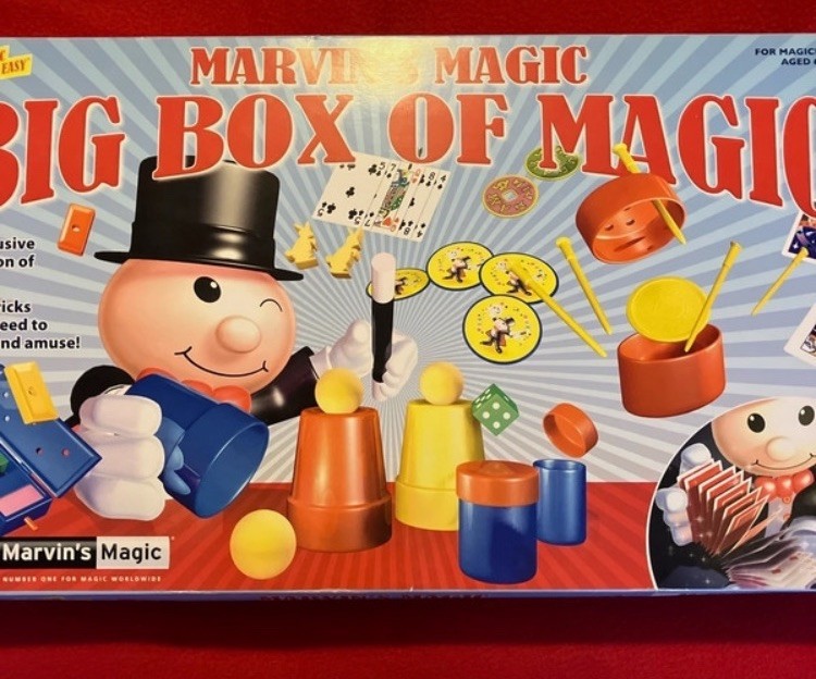 Marvin's Magic - 225 Amazing Magic Tricks for Children - Magic Kit ...