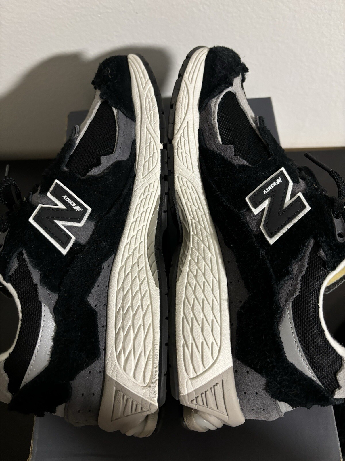 New Balance 2002R Protection Pack - Black Grey Size 10 M2002RDJ 1906 ...