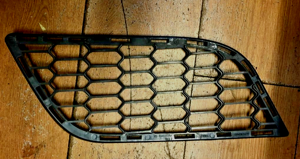 Used Genuine Front Bumper Passenger Side Trim 156085893 Alfa romeo ...