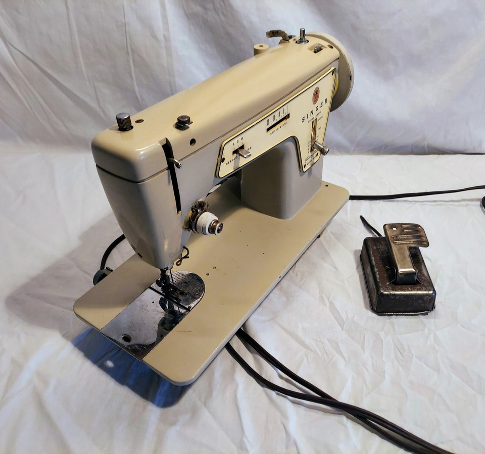Vintage Singer Model 237 Fashion Mate Sewing Machine with detached ...