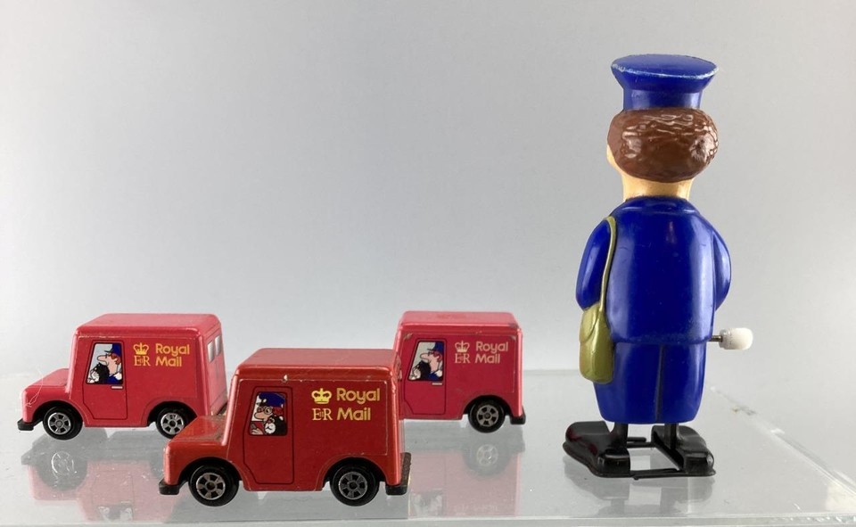 3 X POSTMAN PAT ROYAL MAIL VANS & 1 WIND UP WALKING POSTMAN IN WORKING ...