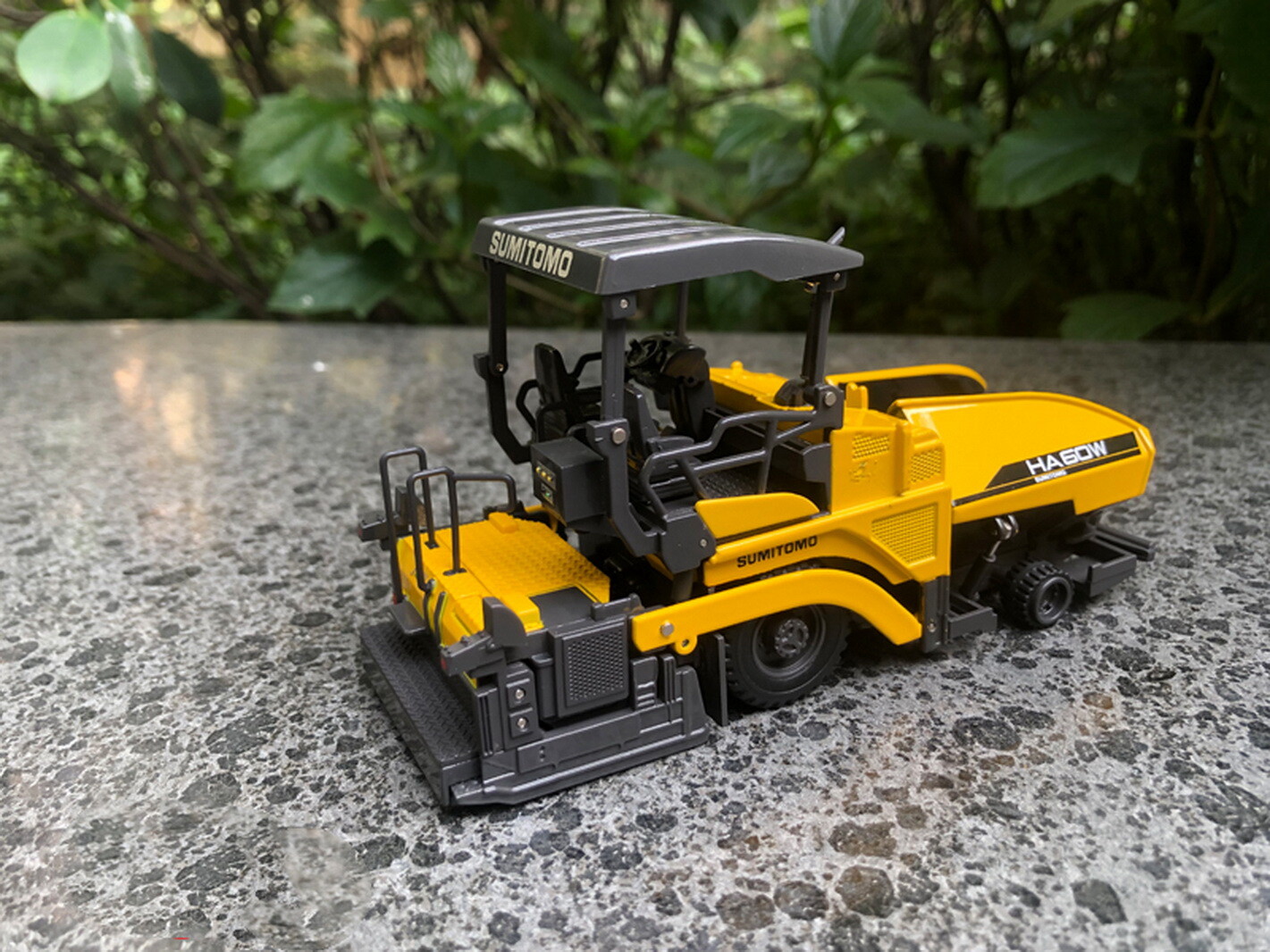 1/50 Scale Sumitomo HA60W Asphalt Paver Diecast model Collection Toy ...