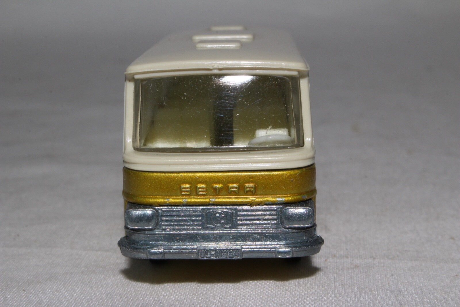 MATCHBOX SUPERFAST #12 SETRA COACH BUS, GOLD, CLEAR WINDOWS, NICE ...