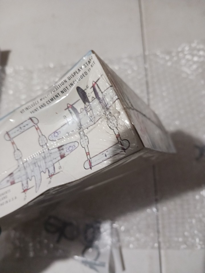 L 284 Sealed Rare AMT MATCHBOX Lockheed P-38 J/L Lightning 1:72 3 Color ...