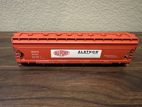 Lot of 2 Athearn HO Scale DuPont Alathon Covered Hoppers with KDs ...